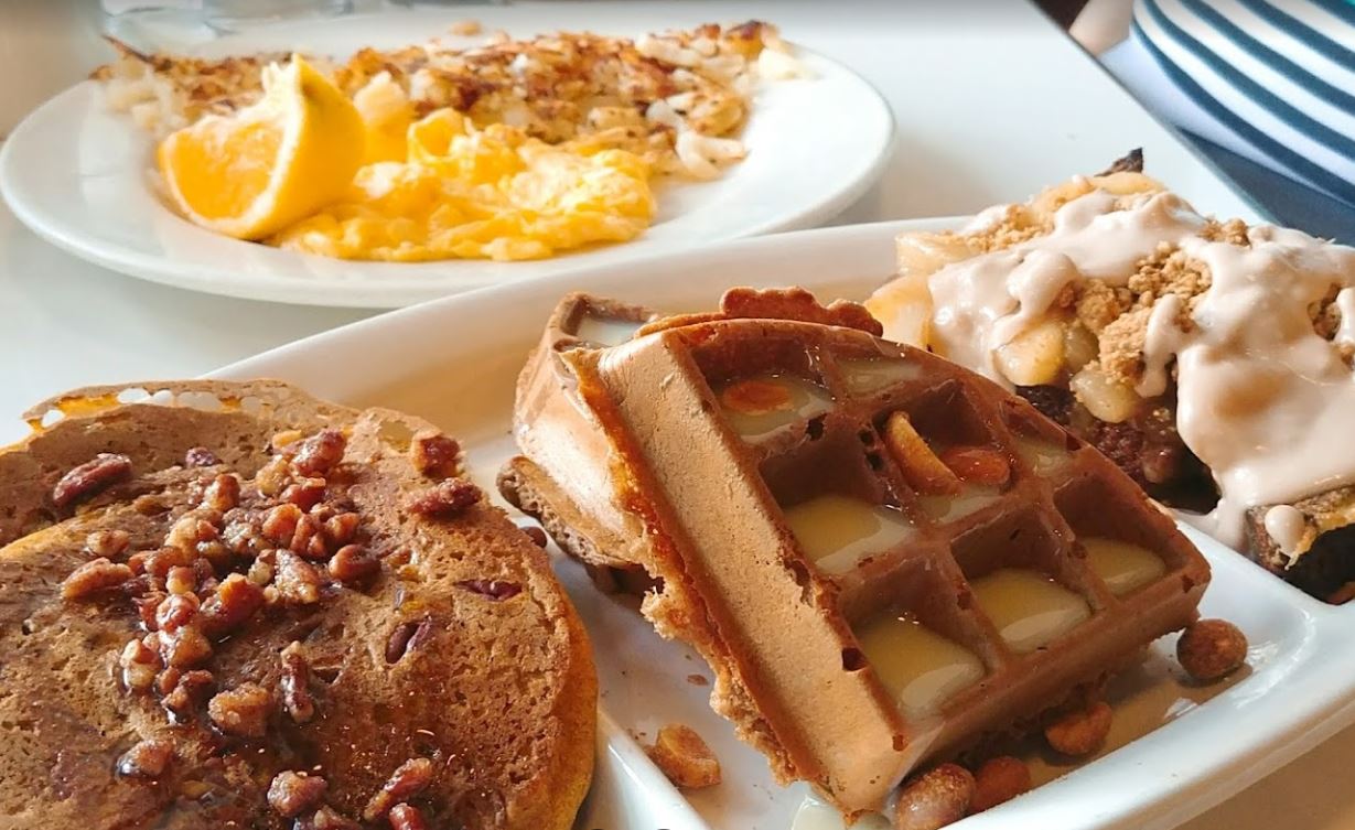 Fully-Equipped Restaurant N Side of Chicago, IL - Affluent Sought-After ...